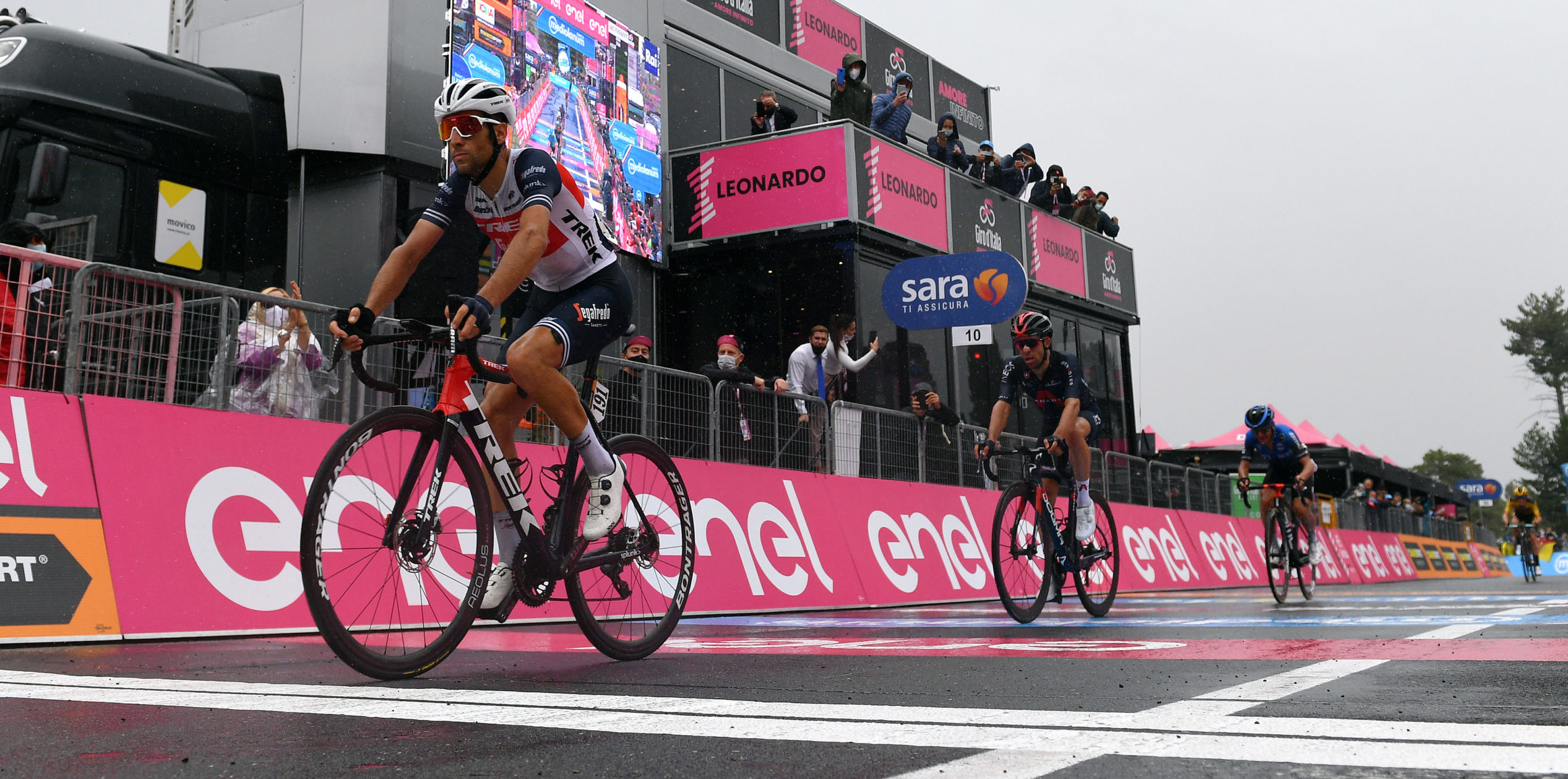 Vincenzo Nibali aces Mount Etna | Trek Race Shop