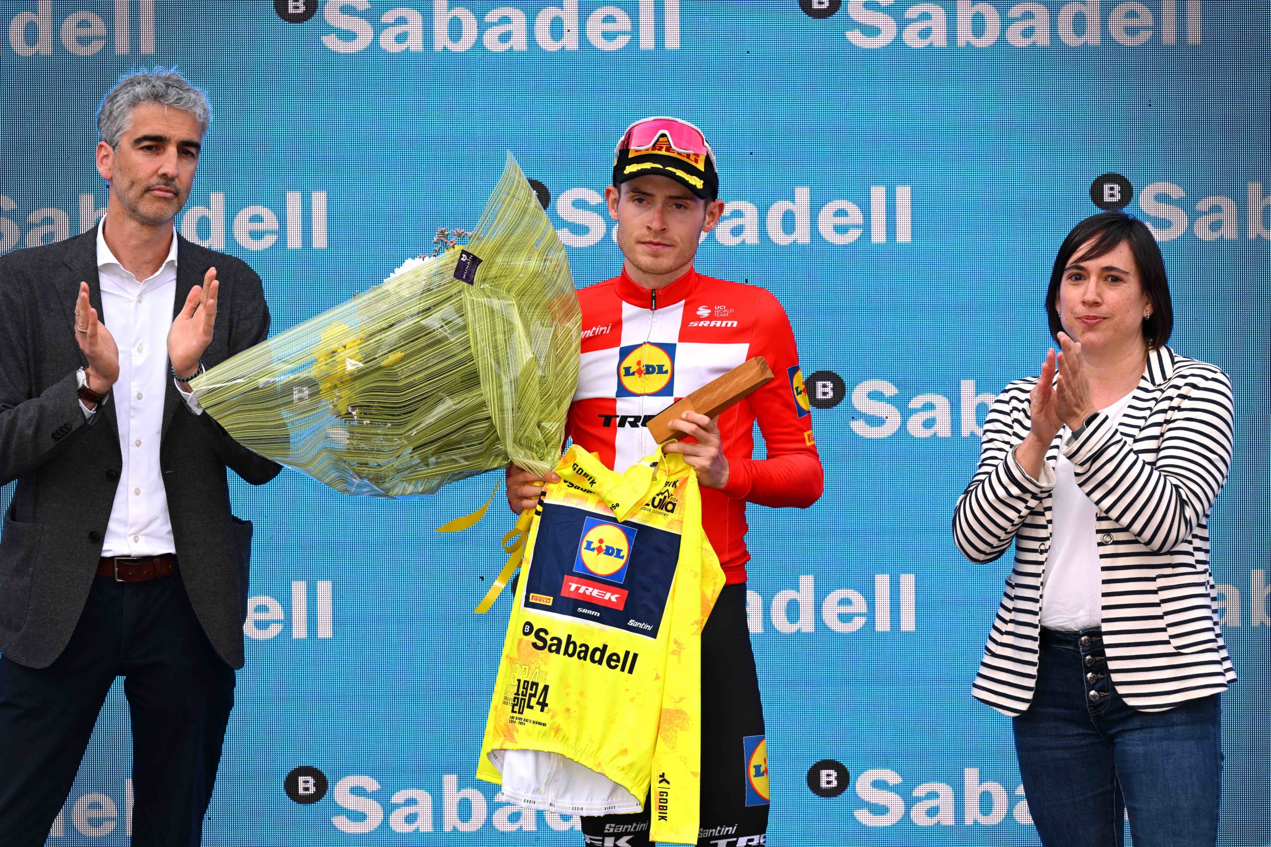 Skjelmose becomes leader of Itzulia Basque Country after a sad day ...