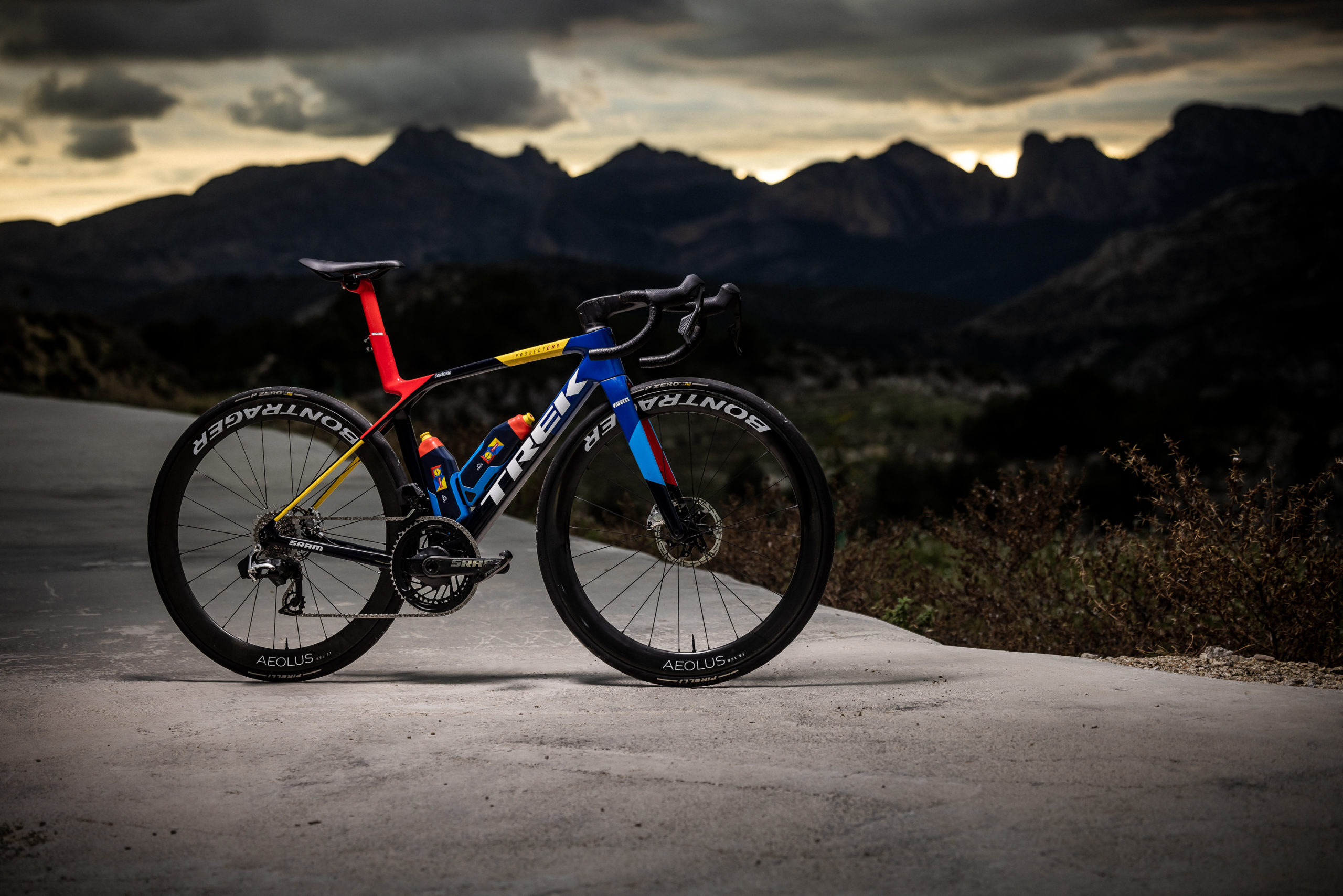 A close-up look at Lidl-Trek's 2025 Gen 8 Madone | Trek Race Shop