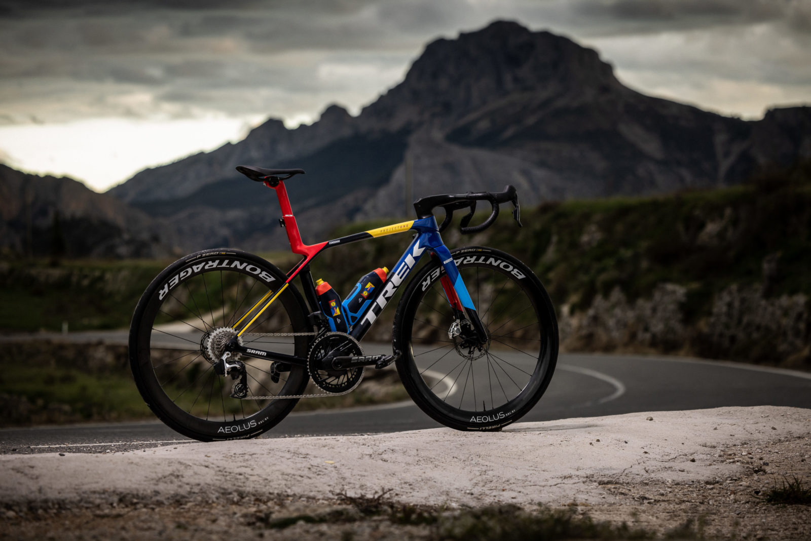 A close-up look at Lidl-Trek's 2025 Gen 8 Madone | Trek Race Shop
